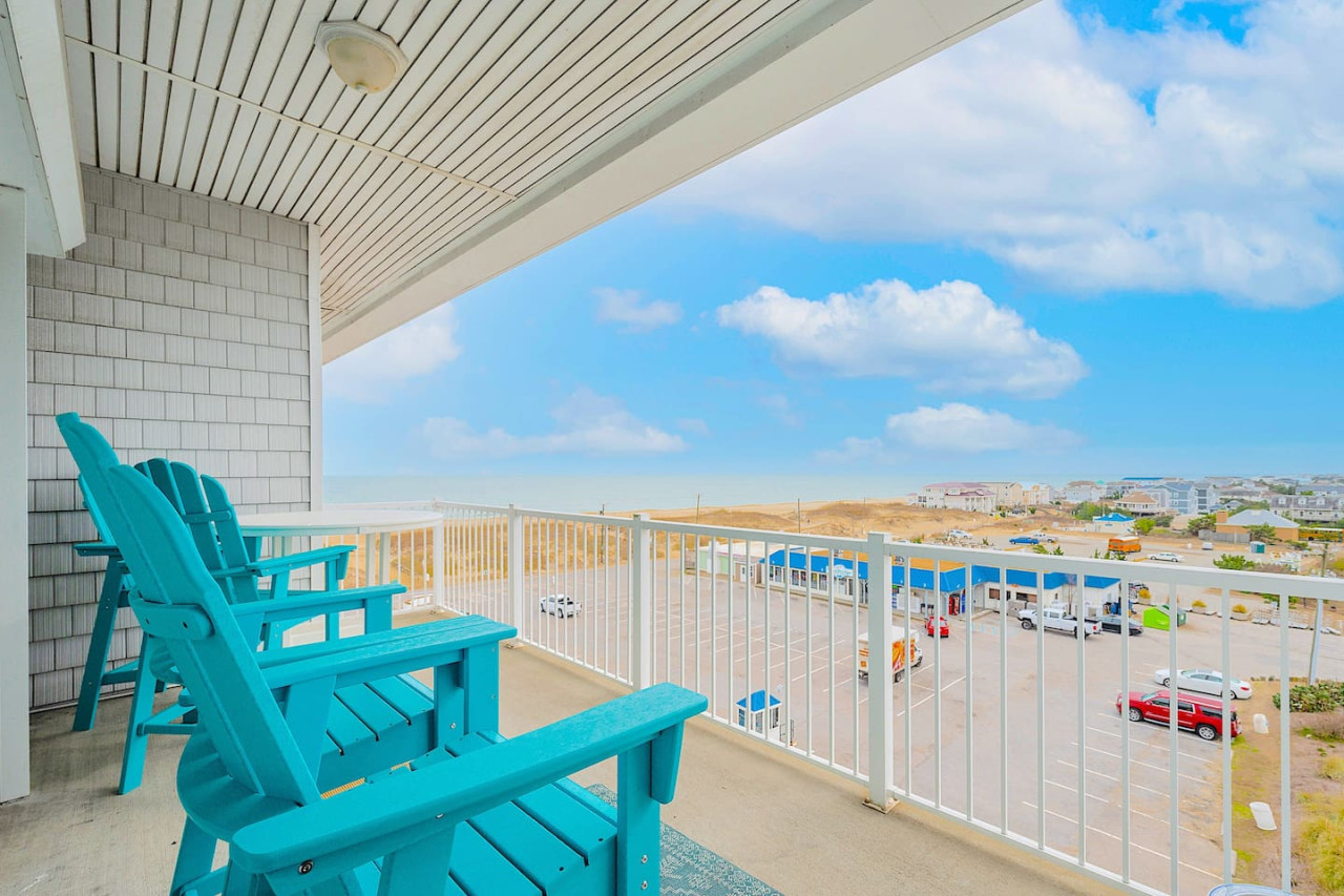 Pool And Private Gym Access - Stunning Ocean View Penthouse - Virginia Beach, VA