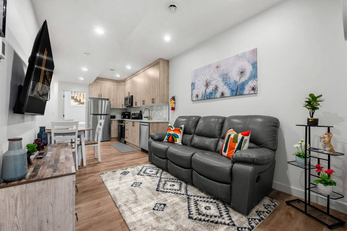 Luna | Bright | Close To Airport & Trails | Pets - Canadá