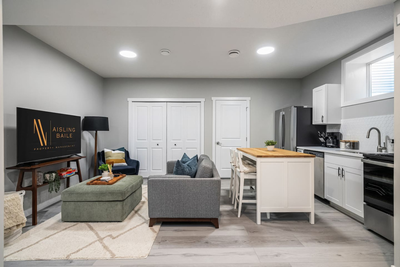 The Emperor | Great Location | Fire Pit | Spacious - Canada