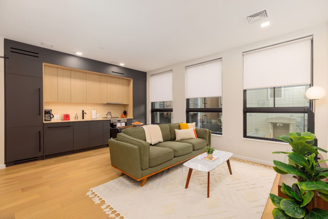 Stunning Space With Roof Deck And Pool Table - Inviting Sanctuary - Boston, MA