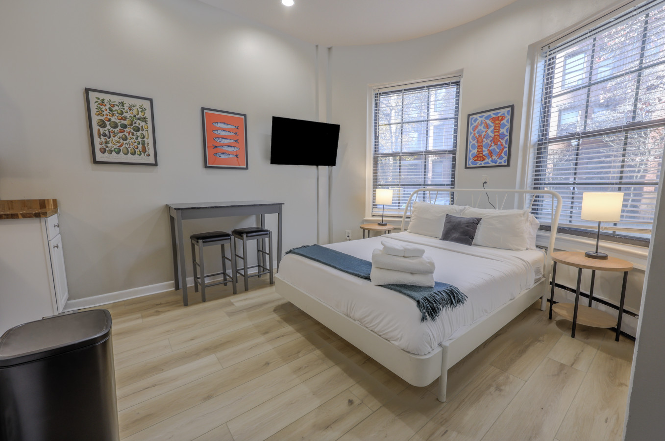 Charming Studio With Cozy Vibes - Historic Brownstone Retreat - Boston, MA