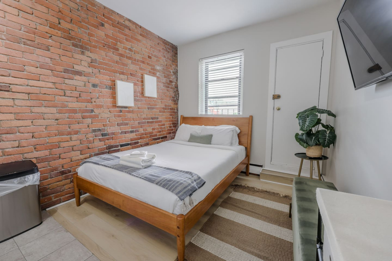 Charming Urban Retreat - Cozy Haven With Tranquil Ambiance - Boston, MA