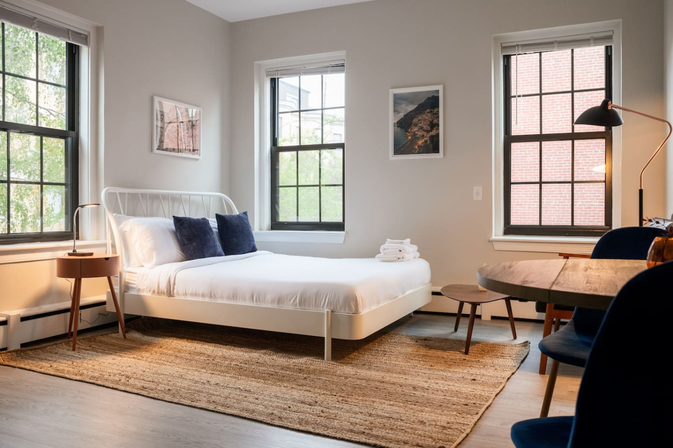 Charming Studio Retreat - Cozy Design In Vibrant Neighborhood - Boston, MA