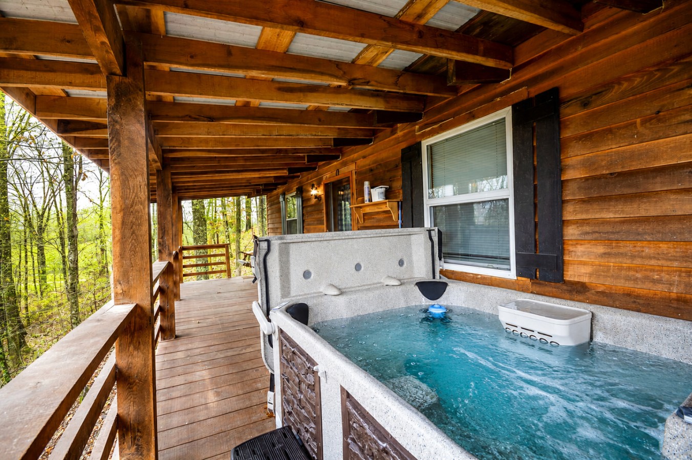 Whispering Winds | Hot Tub, Game Table, Ev Charger + Pet-friendly - Kentucky