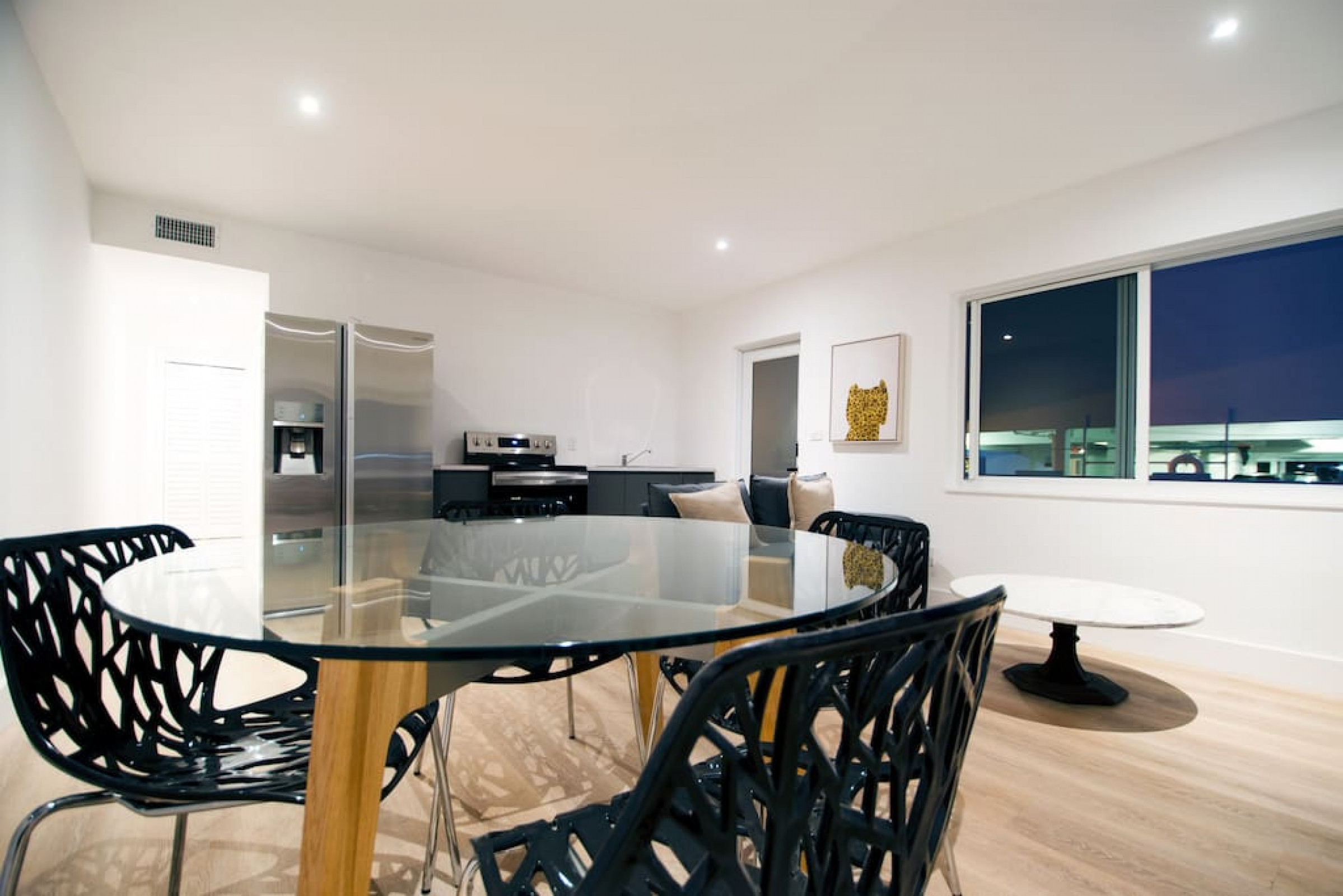 Full Kitchen And Tranquil Patio - Chic Canal Access Haven - Bahamas