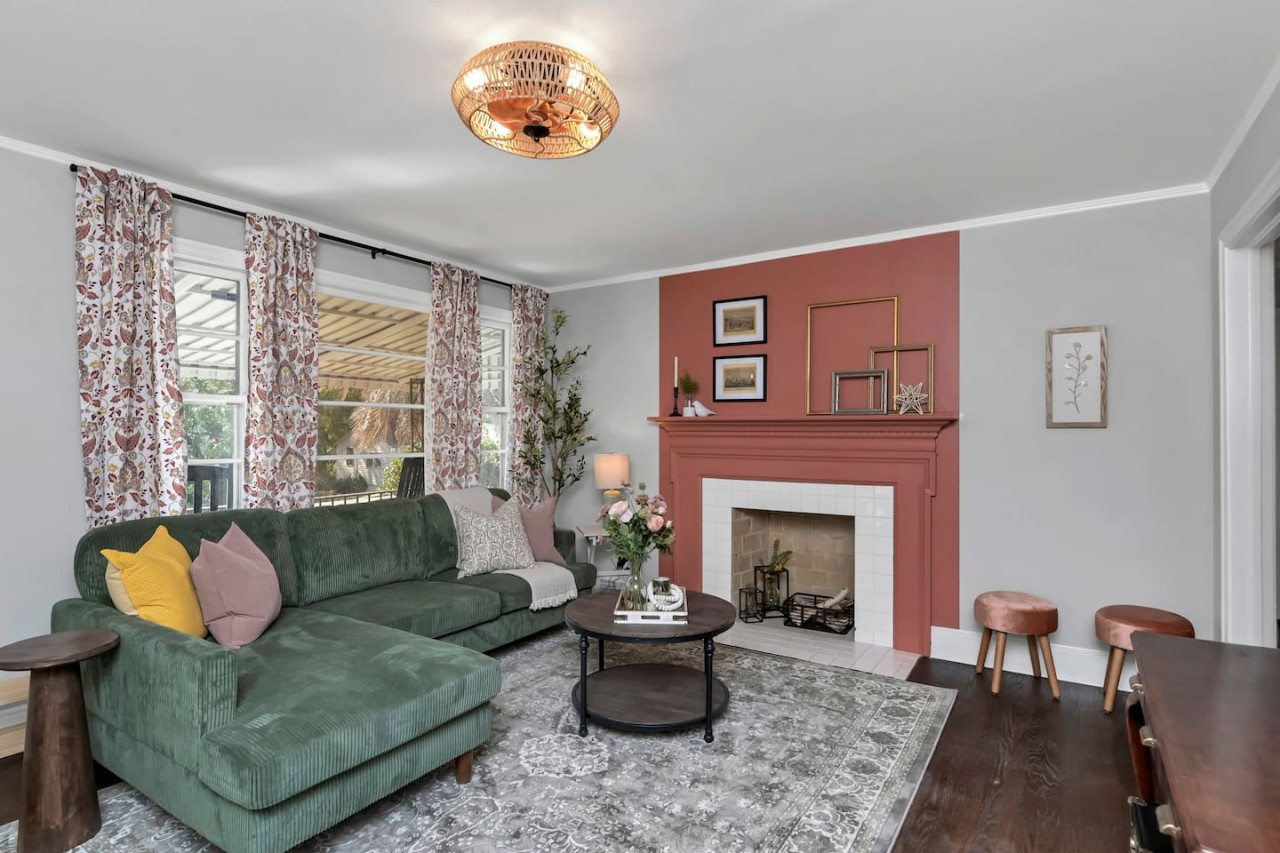 Cozy Outdoor Patio And Fast Wifi - Charming Retreat - Columbia, SC