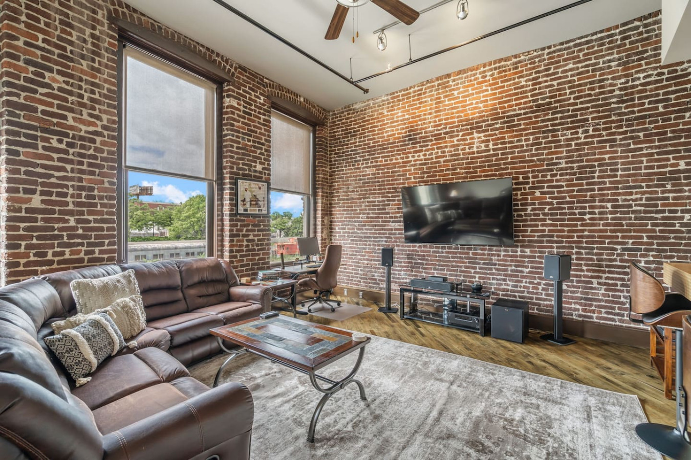 Stylish Condo With Chic Urban Flair - Inviting City Retreat - Knoxville, TN