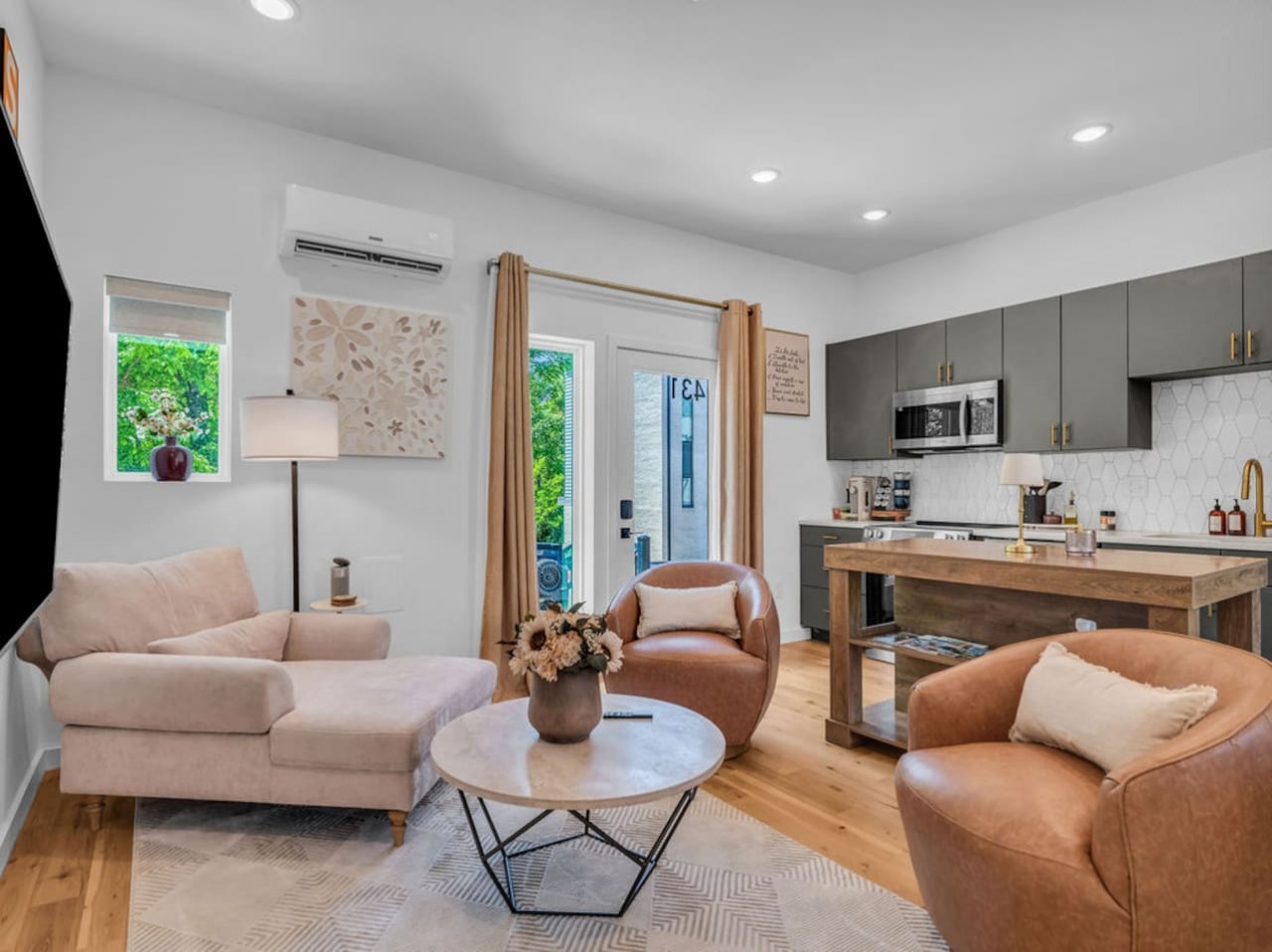 The Vols View | Modern Dt Knoxville Townhome - Knoxville, TN