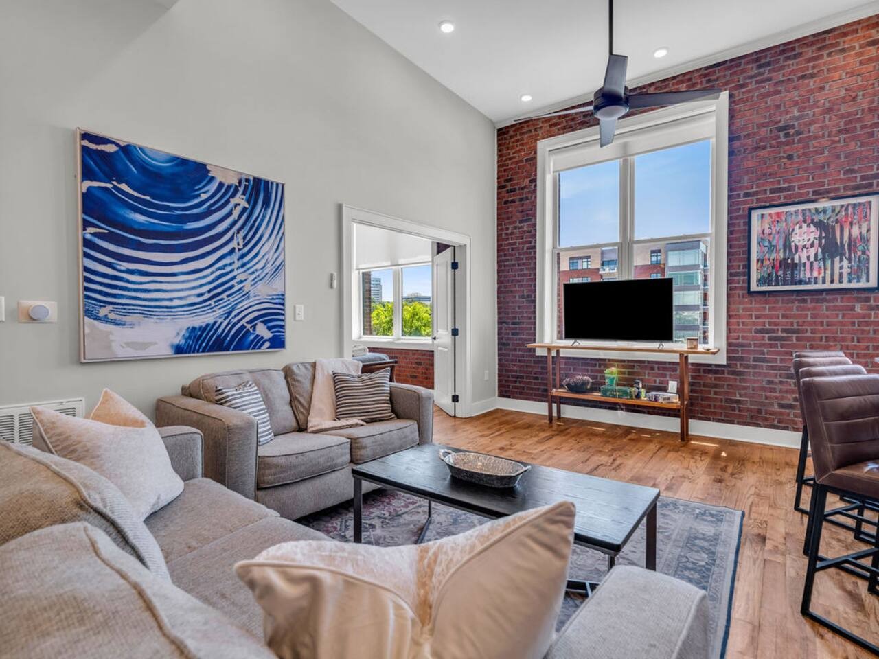 Luxury Corner Condo ~ Walk To Old City - Knoxville, TN