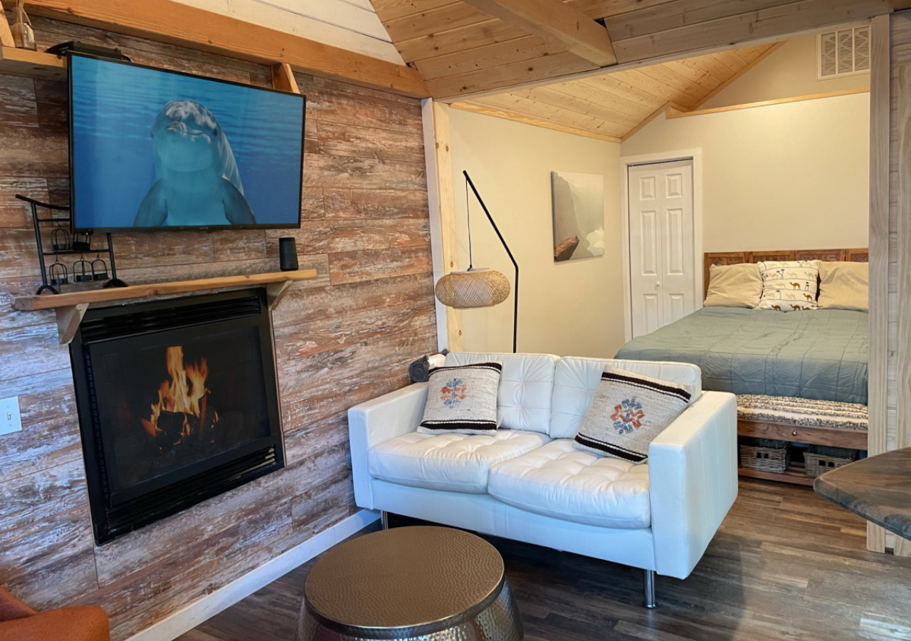 Charming Historic Cabin With Gazebo And Fire Pit - Cozy Mountain Haven - Lake Arrowhead, CA