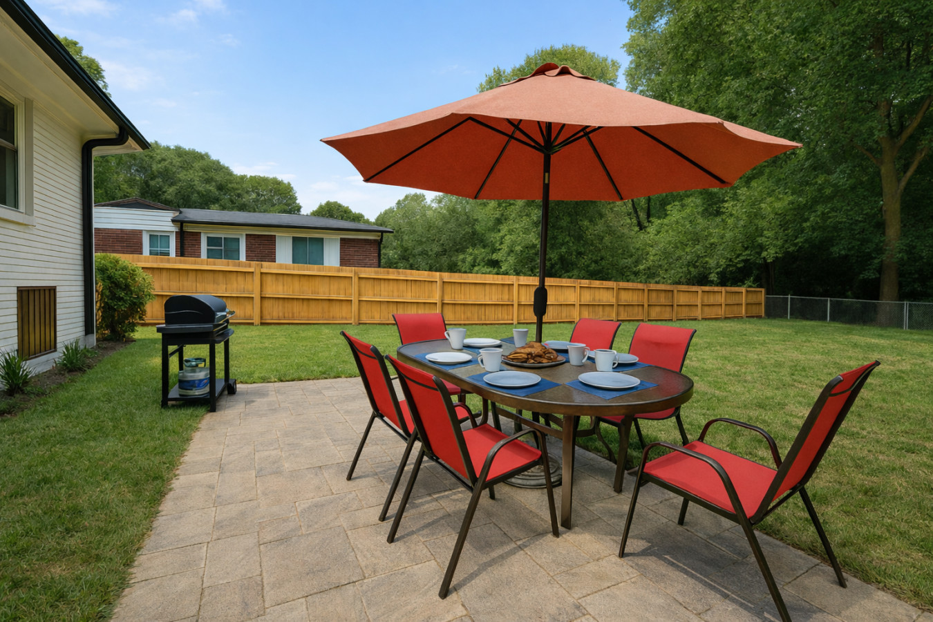 Stylish Home With Fenced Backyard And Patio - Charming Family Retreat - Charlotte, NC