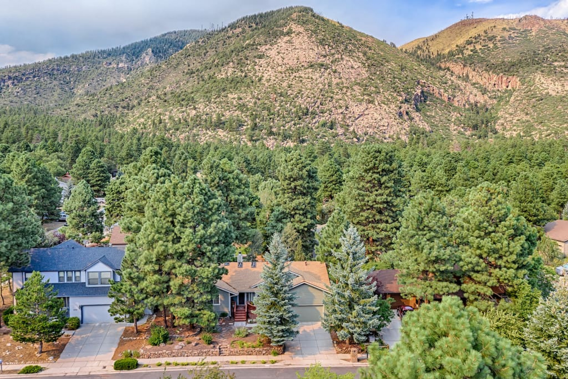 Skyline Stargazing Cabin With Hot Tub - Flagstaff, AZ