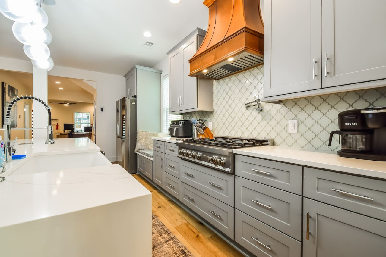 Posh Home: Marvelous Kitchens, Beautiful Bathrooms - Atlanta, GA