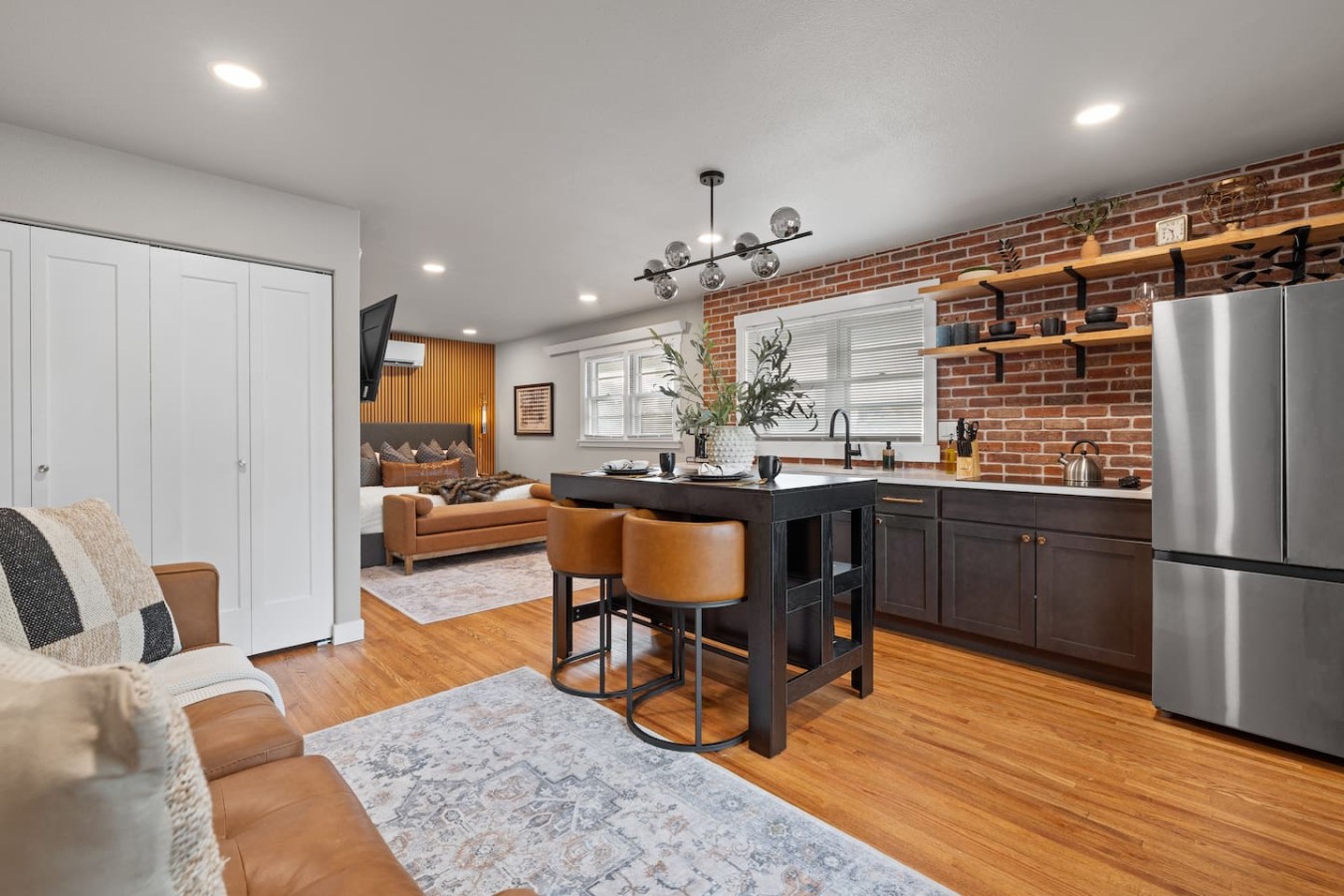 King Bed, Brick & Trex Deck - Rapid City, SD