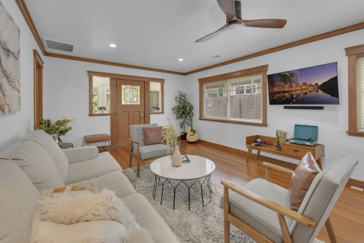 Canyon Views And Hot Tub - Charming Craftsman Escape - San Diego, CA