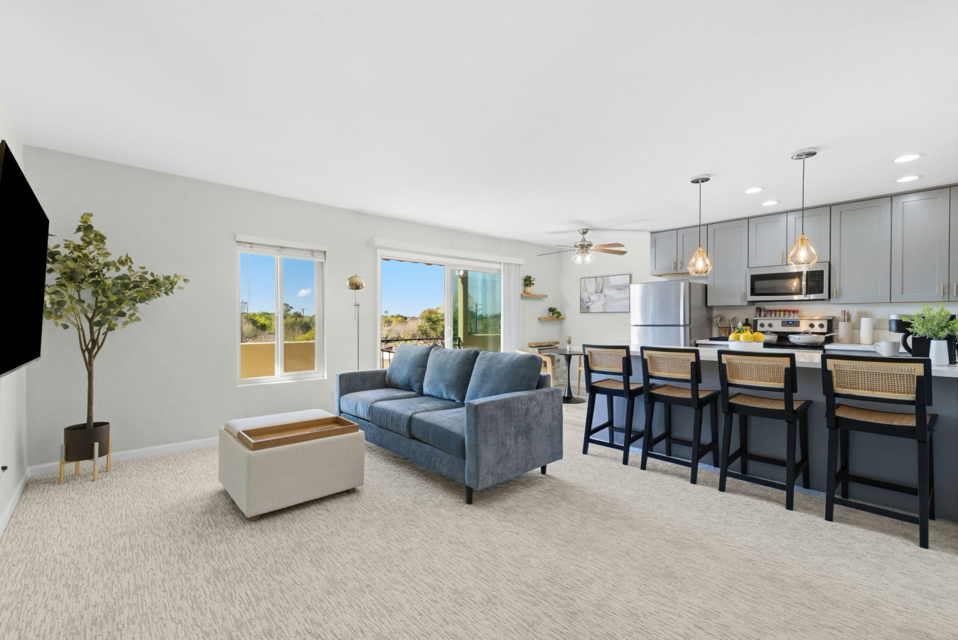 Upscale, Quiet Condo Near Rady Hospital - San Diego, CA