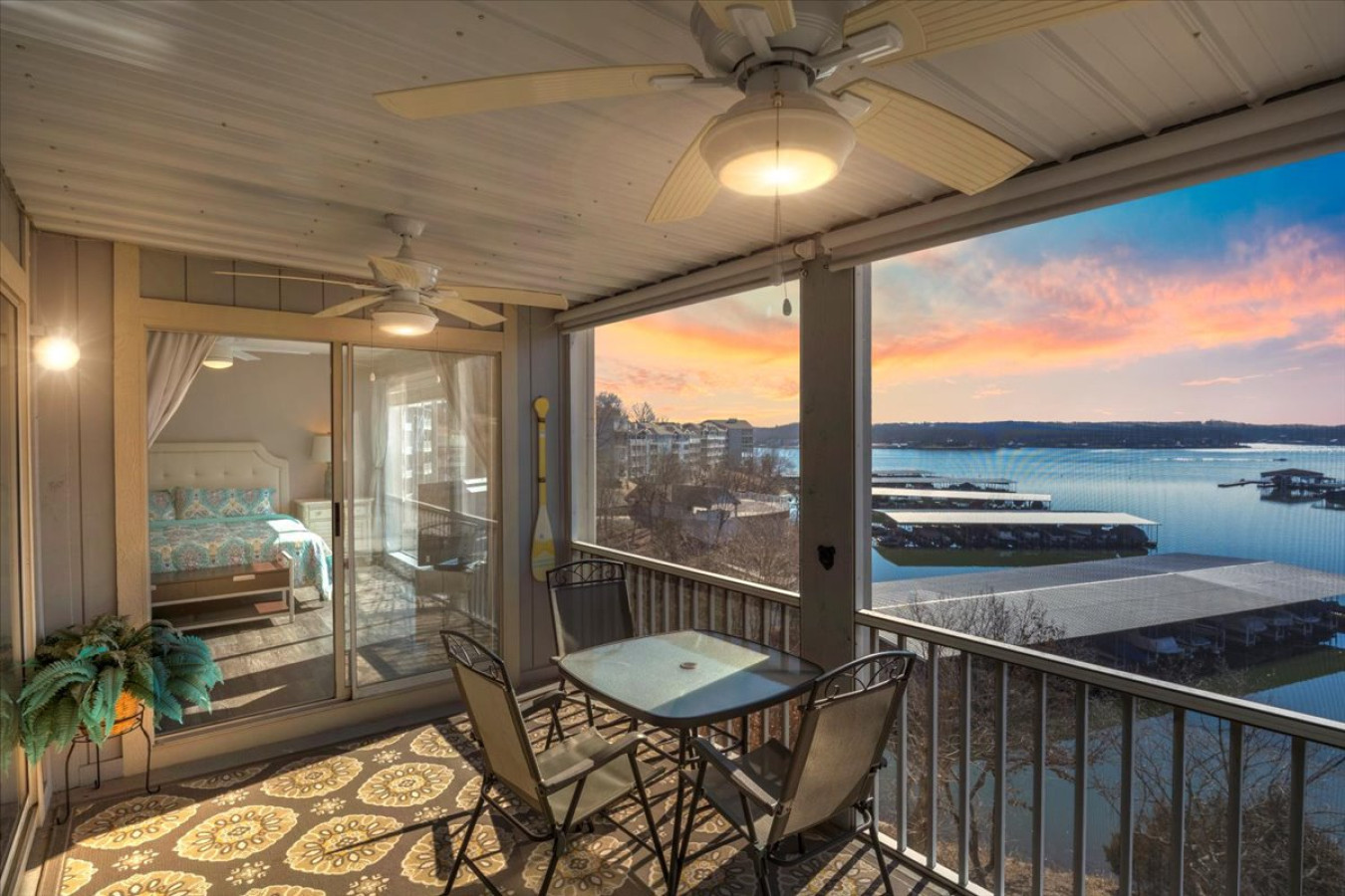 Lakeside Paradise - Waterfront, Pools, & Pickleball! - Missouri