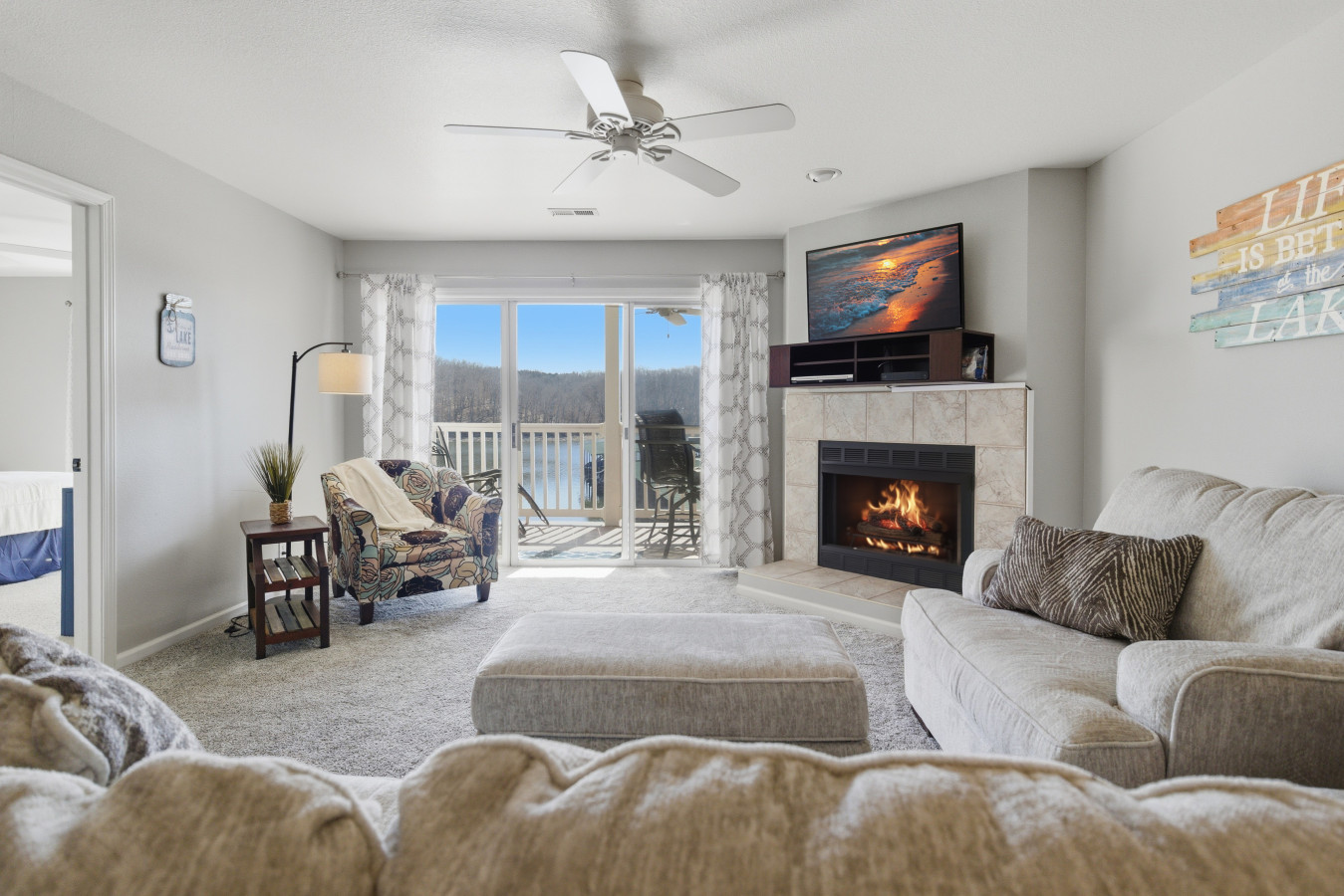 Sunset Serenity - Lakeside Pool & Location! - Osage Beach, MO