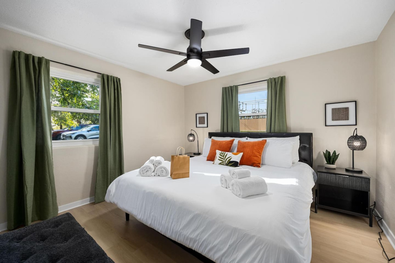 Perfect For Families And Local Exploration - Charming Cozy Retreat - Peoria, IL