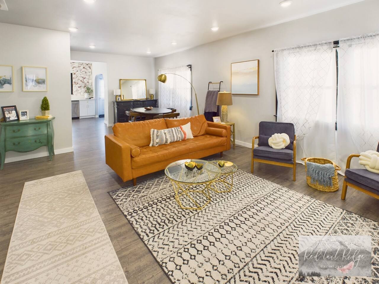Charming Family Haven With Open Floor Plan - Delightful Historic Retreat - Albany, OR