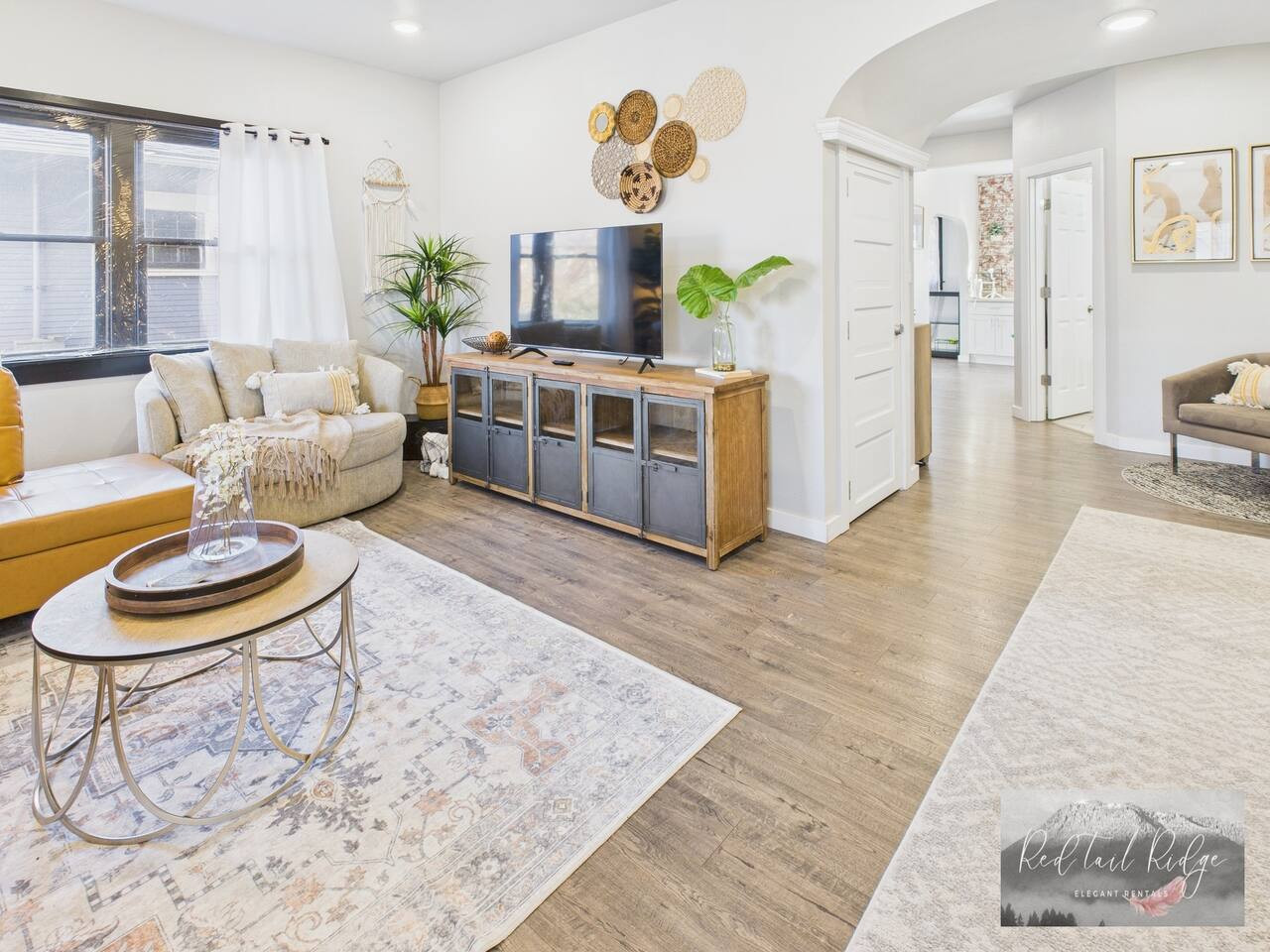 Charming Historic Haven With Modern Touches - Stylish Retreat - Albany, OR