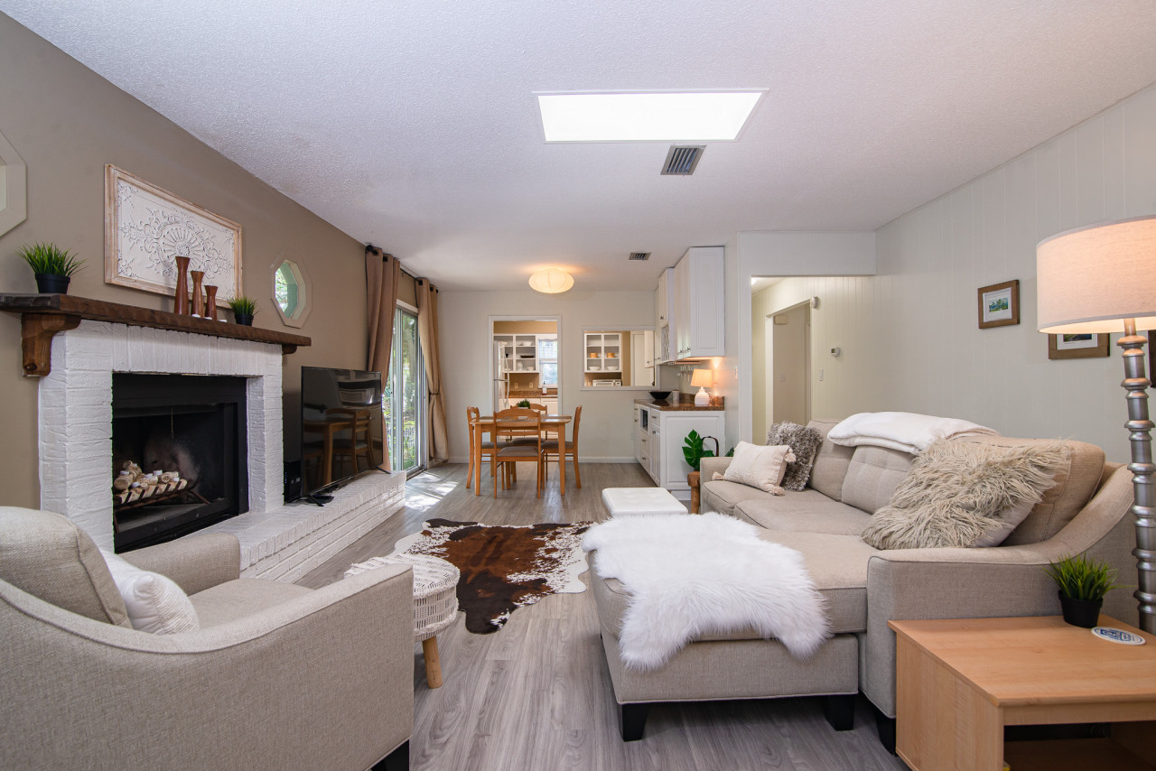 Charming Coastal Escape With Cozy Ambiance - Inviting Serenity - St. Augustine, FL