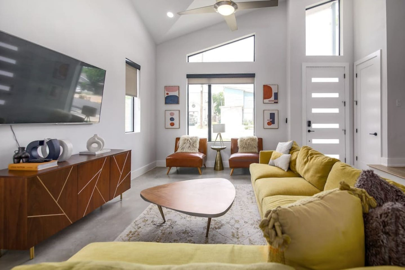 Casa Contempo - Sleeps 6, Parking, Pool, Yard, New - Austin, TX
