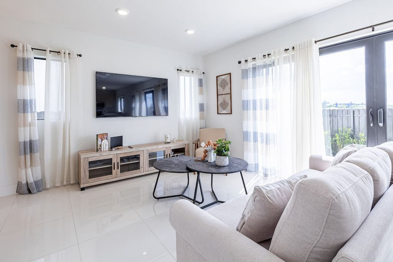 Luxurious Comfort For Your Entire Group - Spacious Unique Villa - Homestead, FL