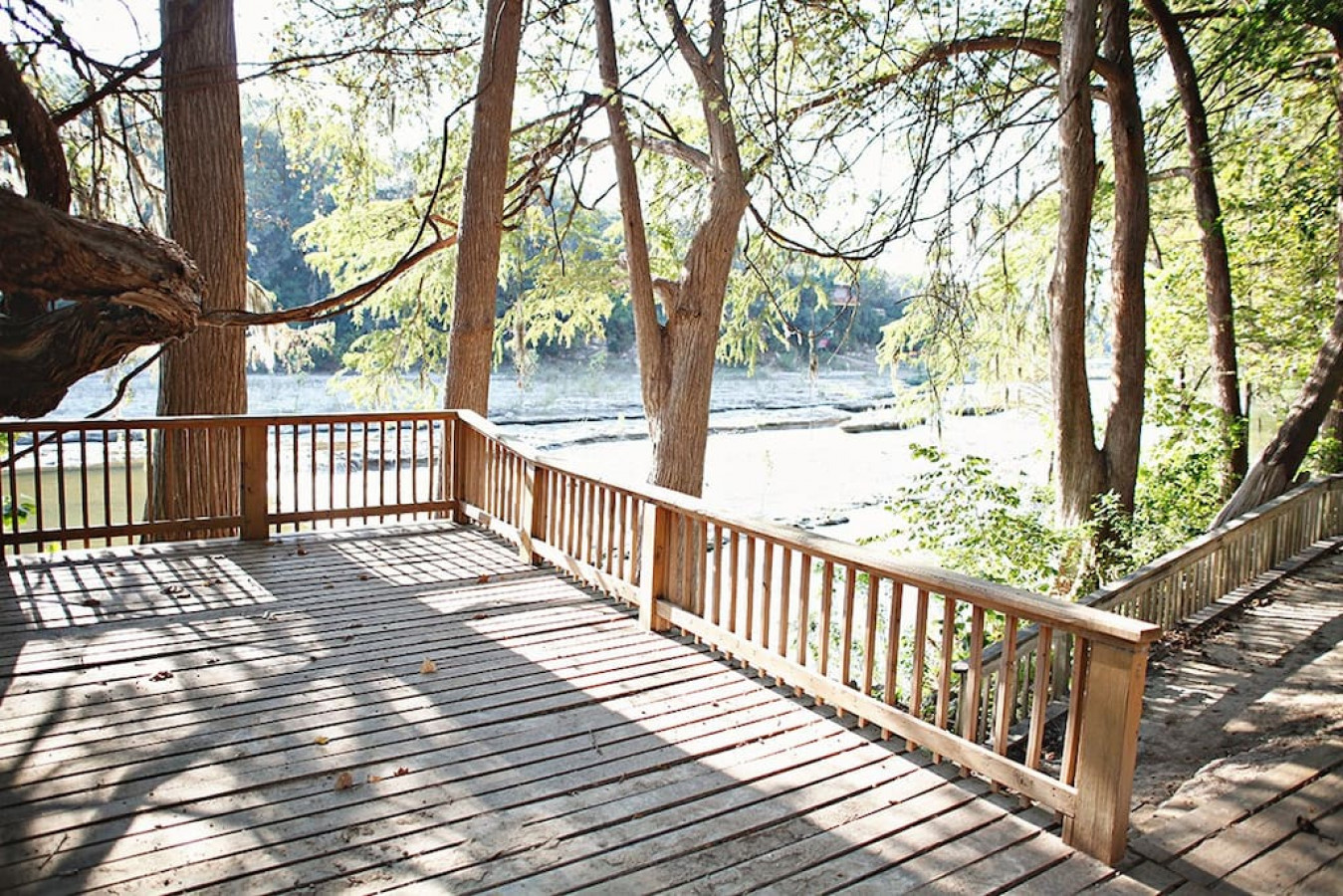 Cabin On The Chute | River Road | Sleeps 15 - Canyon Lake, TX