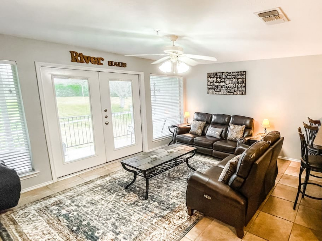 Guadalupe River Retreat | 3/3 Condo | 1st Floor - ニューブラウンフェルズ, TX