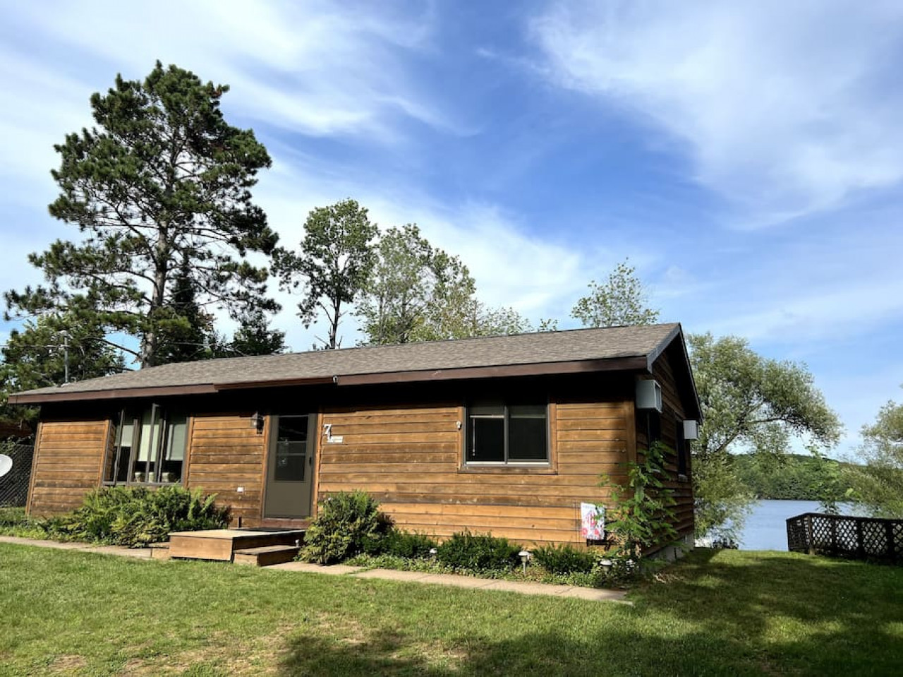Cozy Cabin On Range Line Lake - Wisconsin