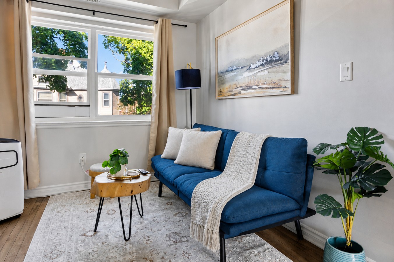1br Walkerville Suite + Dedicated Office | Sleeps 2 - Detroit