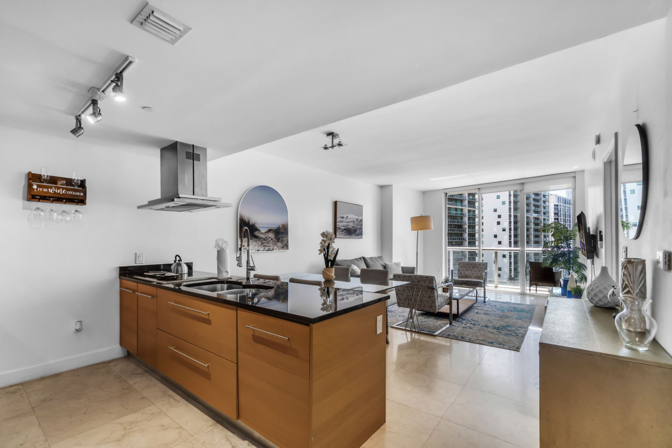 Elegant City Views And Amazing Amenities - Captivating Brickell Sanctuary - Bahamas