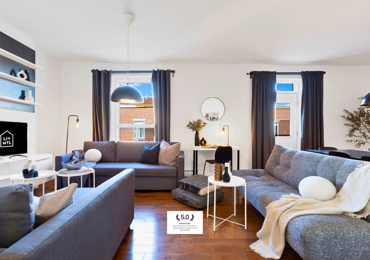 Spacious Rooftop Patio And Artsy Décor - Stylish Montreal Retreat - Montreal