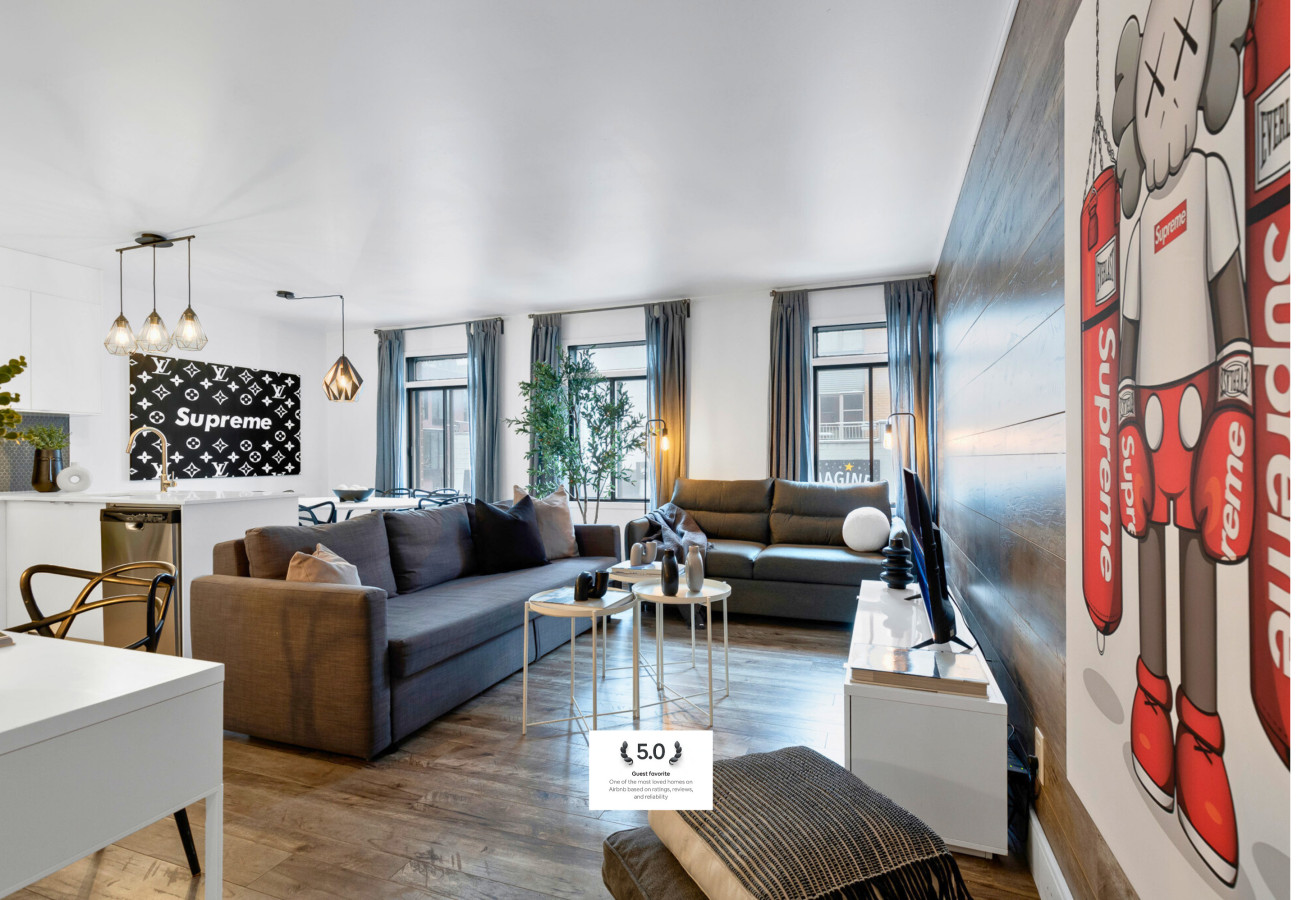 Spacious Suite With Stylish Amenities - Charming Urban Retreat - Montreal