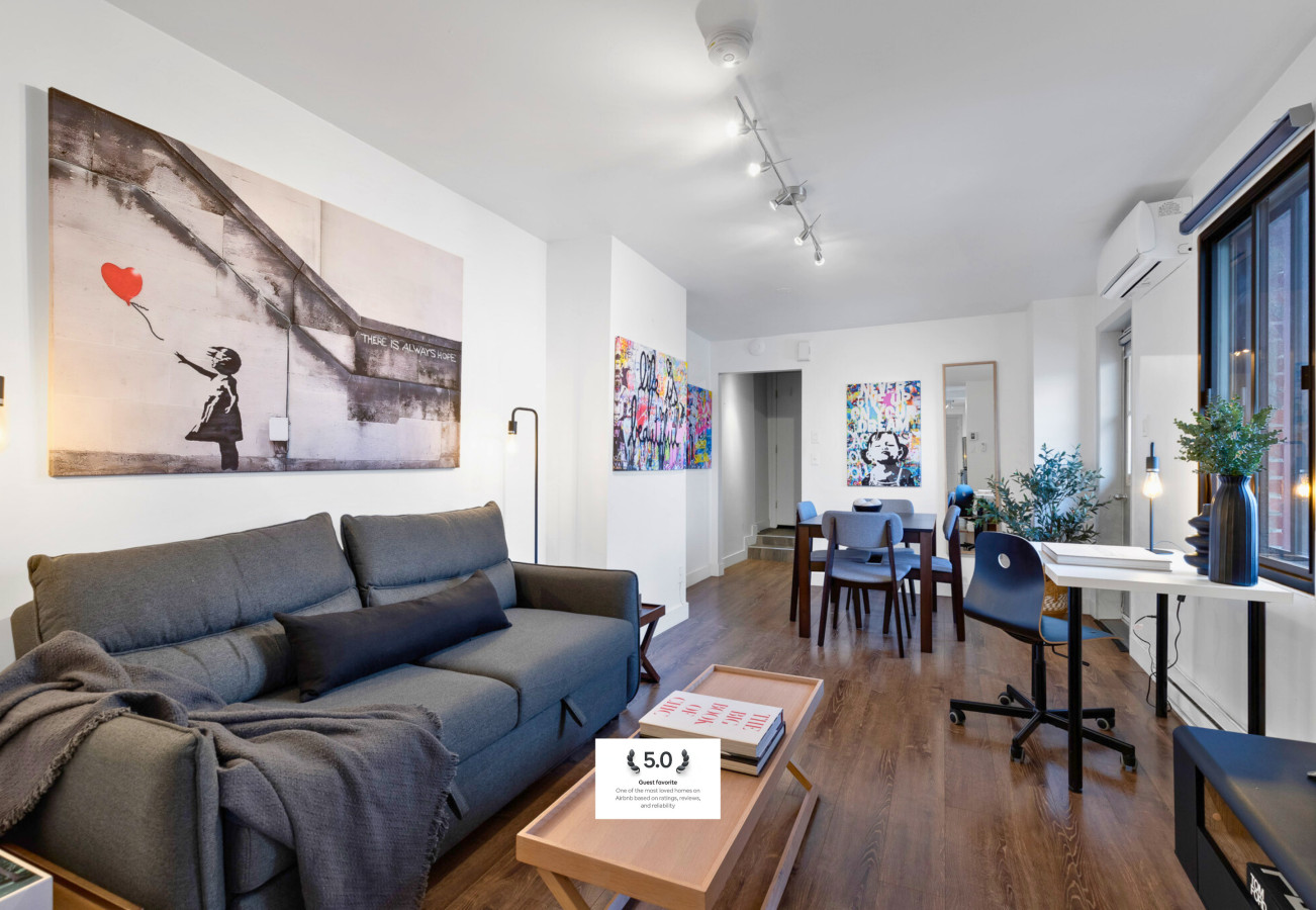 Stylish Retreat With Rooftop Patio - Charming Montreal Escape - Laval, Quebec, Canadà