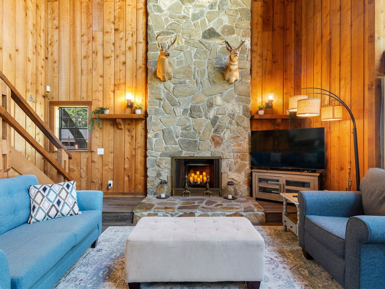 Picturesque Lake Views And Spacious Outdoor Areas - Charming Cabin Retreat - Winter Haven, FL
