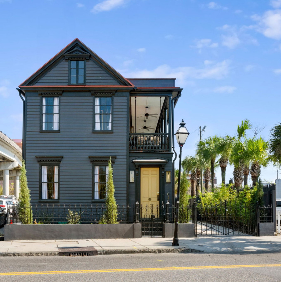 Luxury 4 Bedroom On King St Parking Outdoor Space - Charleston, SC