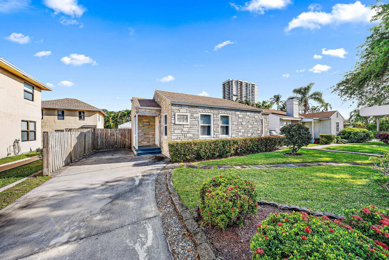 Modern 2br Northwood Home With Private Backyard - West Palm Beach, FL