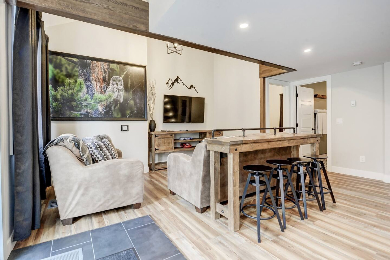 Mountain Townhouse With Heated Pool & Free Pass - Canada
