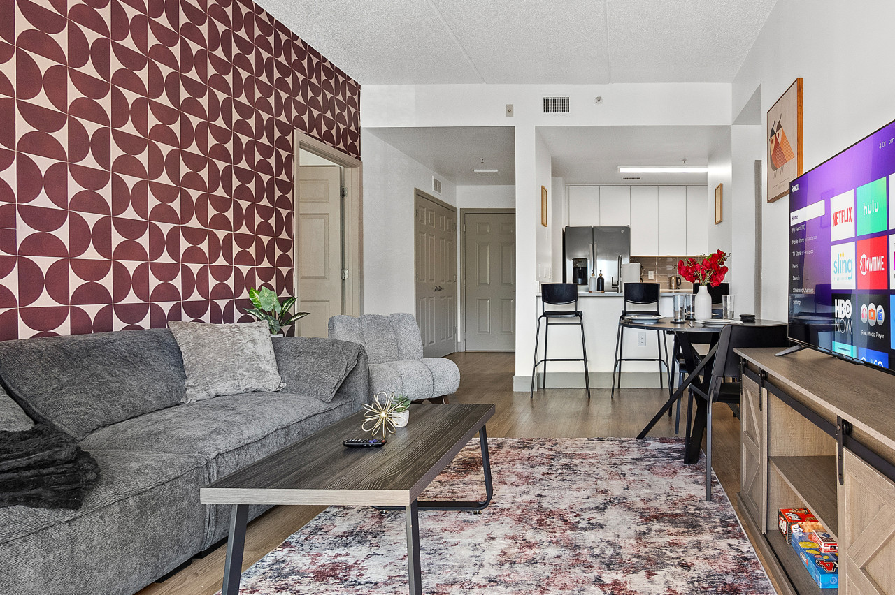 Carolina Cove | King Suite, Views, Free Parking - 