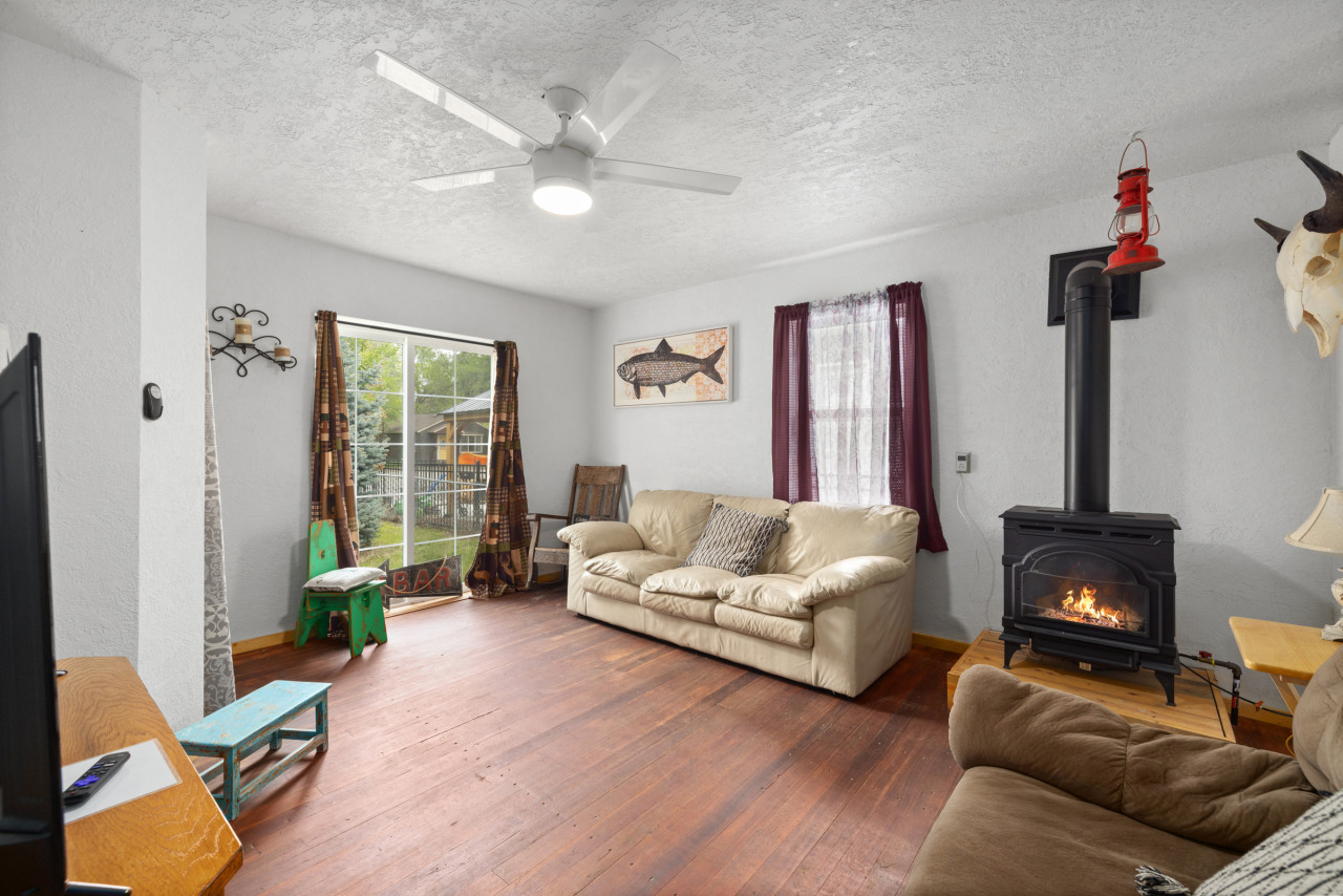 Rustic Cottage | Cozy And Charming | Fenced Yard | Hot Tub - Billings, MT
