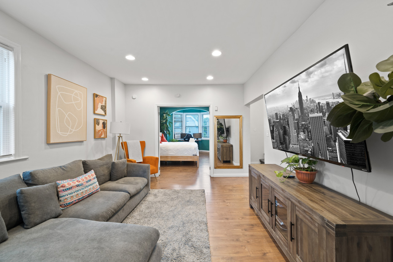Spacious Duplex With Manhattan Skyline Views - Cozy Tranquil Retreat - New York City