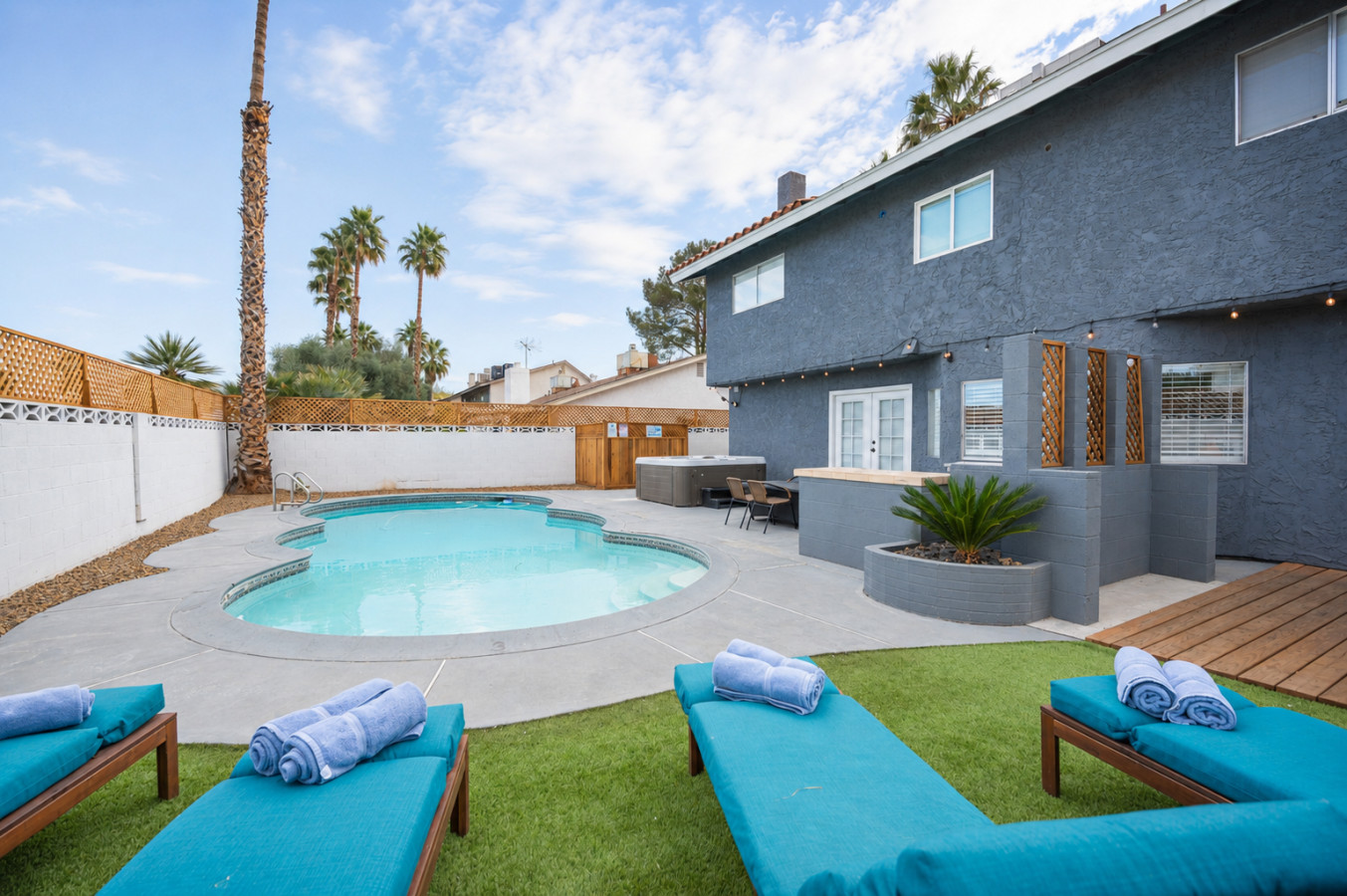 Vegas Villa 6br | Pool, Spa, Mini Golf, Game Room - Las Vegas, NV