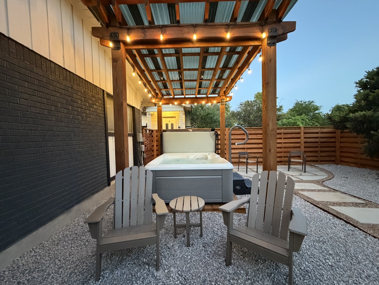 The Juniper - Renovated, Cozy North Loop Home W/ Hot Tub - Austin, TX