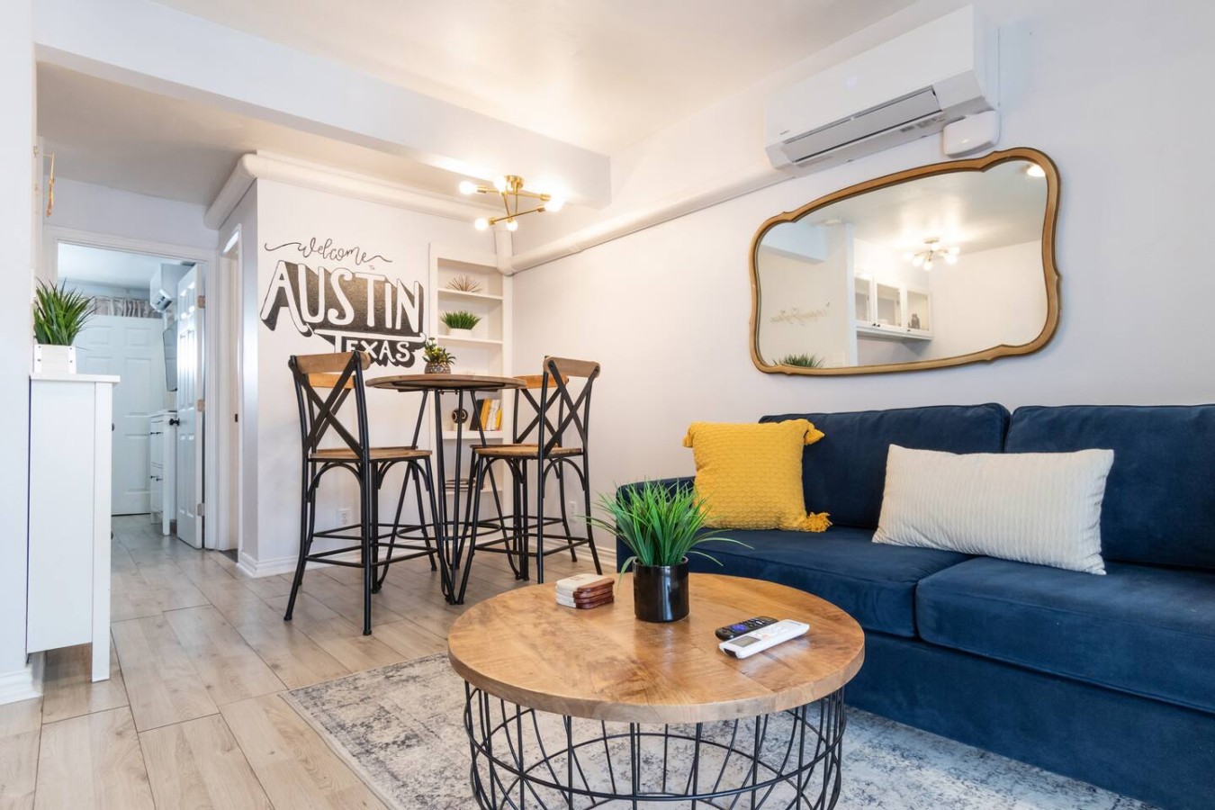 6th St Escape W/refreshing Pool – Walk Anywhere! - Austin, TX
