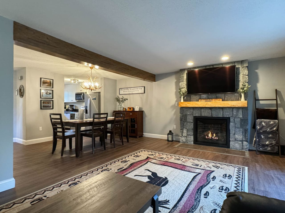 Direct Access To Recreation Path And Fireplace - Inviting Modern Retreat - Conway, NH