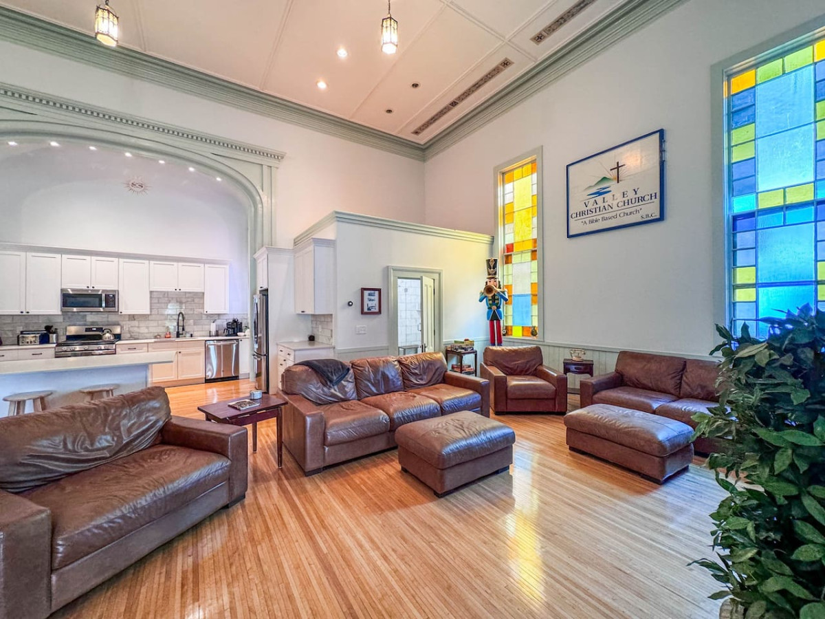 Historic Church With Modern Comforts And Pond Access - Unique Charming Getaway - New Hampshire