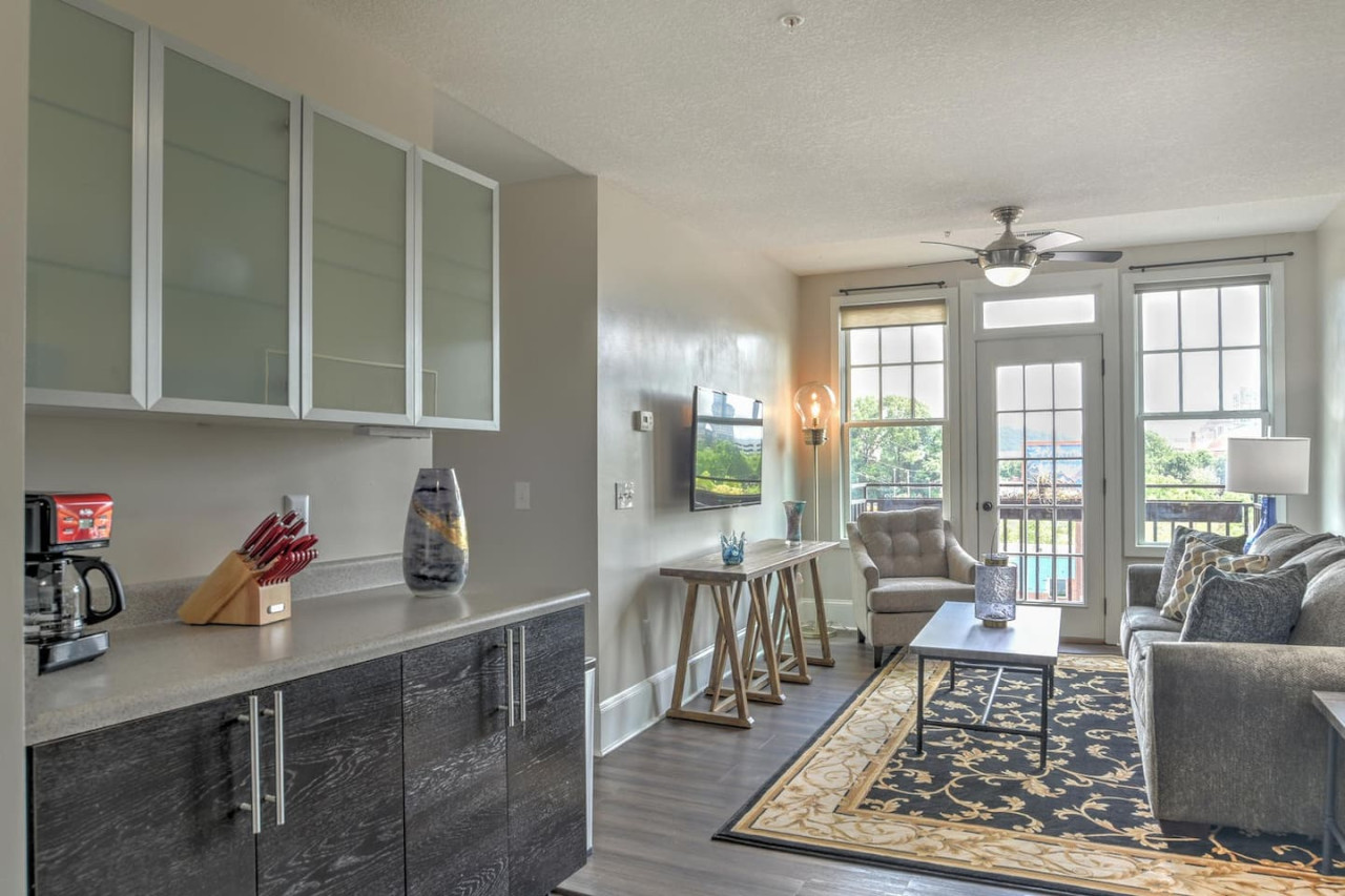 Charming Condo 8 In Historic King James - Asheville, NC