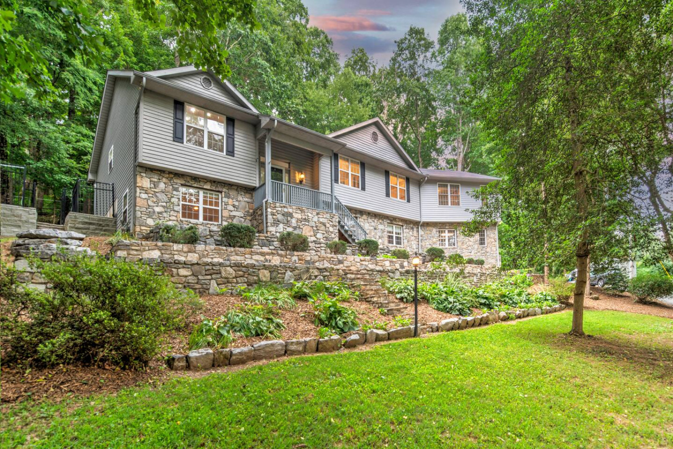 Spacious Oasis With Hot Tub And Firepit - Inviting Retreat - Asheville, NC